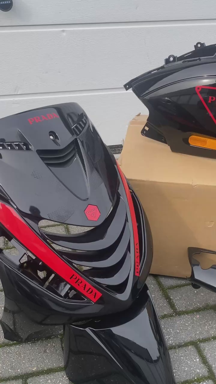 Piaggio zip | Prada – Zipstickers